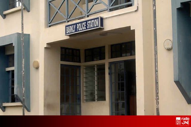 Poste de police de Barkly: tension autour d’un suspect sous méthadone ...